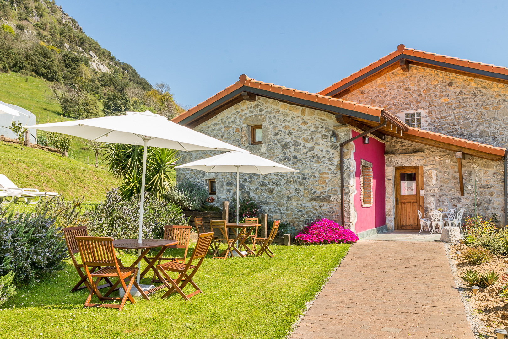 Videos - Casuca Rubia